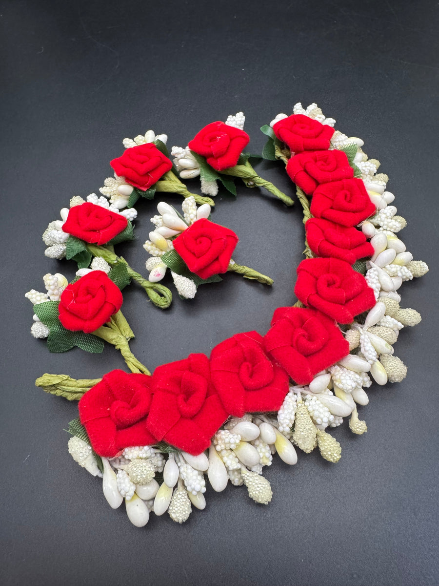 Red Floral Gajra with Pack of Beautiful flower hair Pins (5 pins and 1 ...