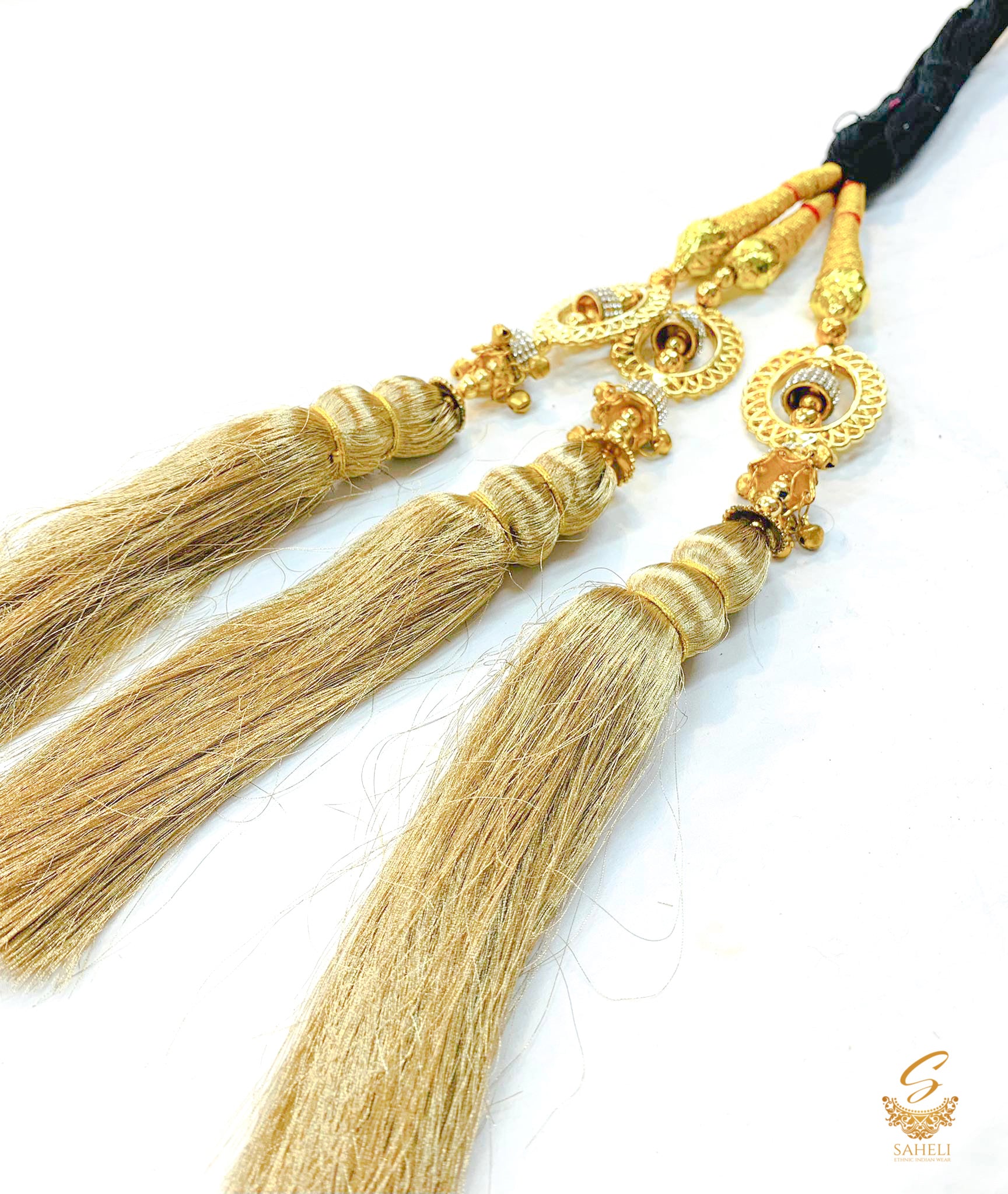 Beautiful hair prandi– Saheli Ethnic Indian Wear